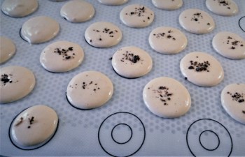 Macarons au tarama et poivre noir – CUISINE DE GUT