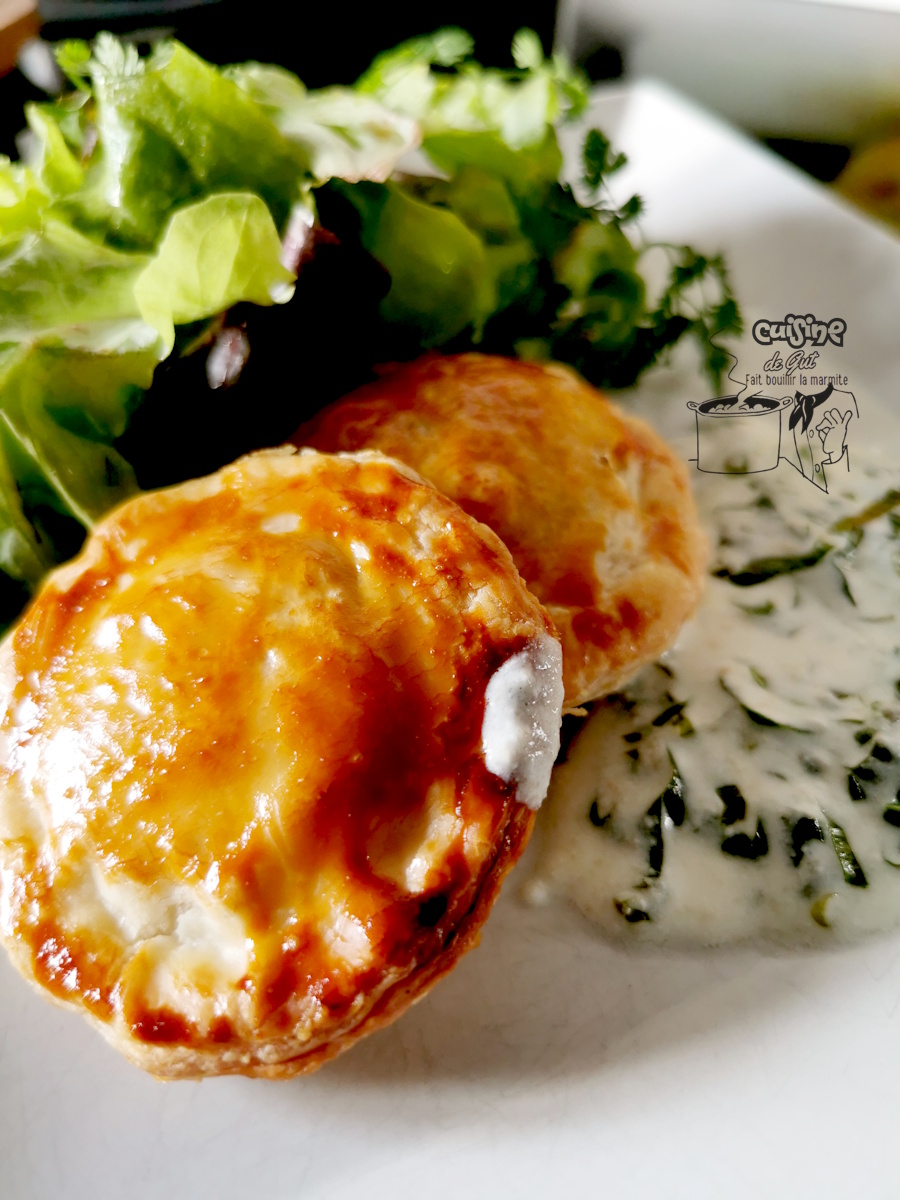 Feuilletés au chèvre sauce ail des ours, une recette facile et ...